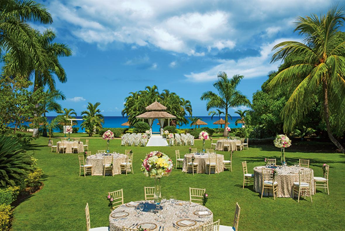 Sunscape Splash Montego Bay - Wedding Venue and Packages | The Future Mrs.