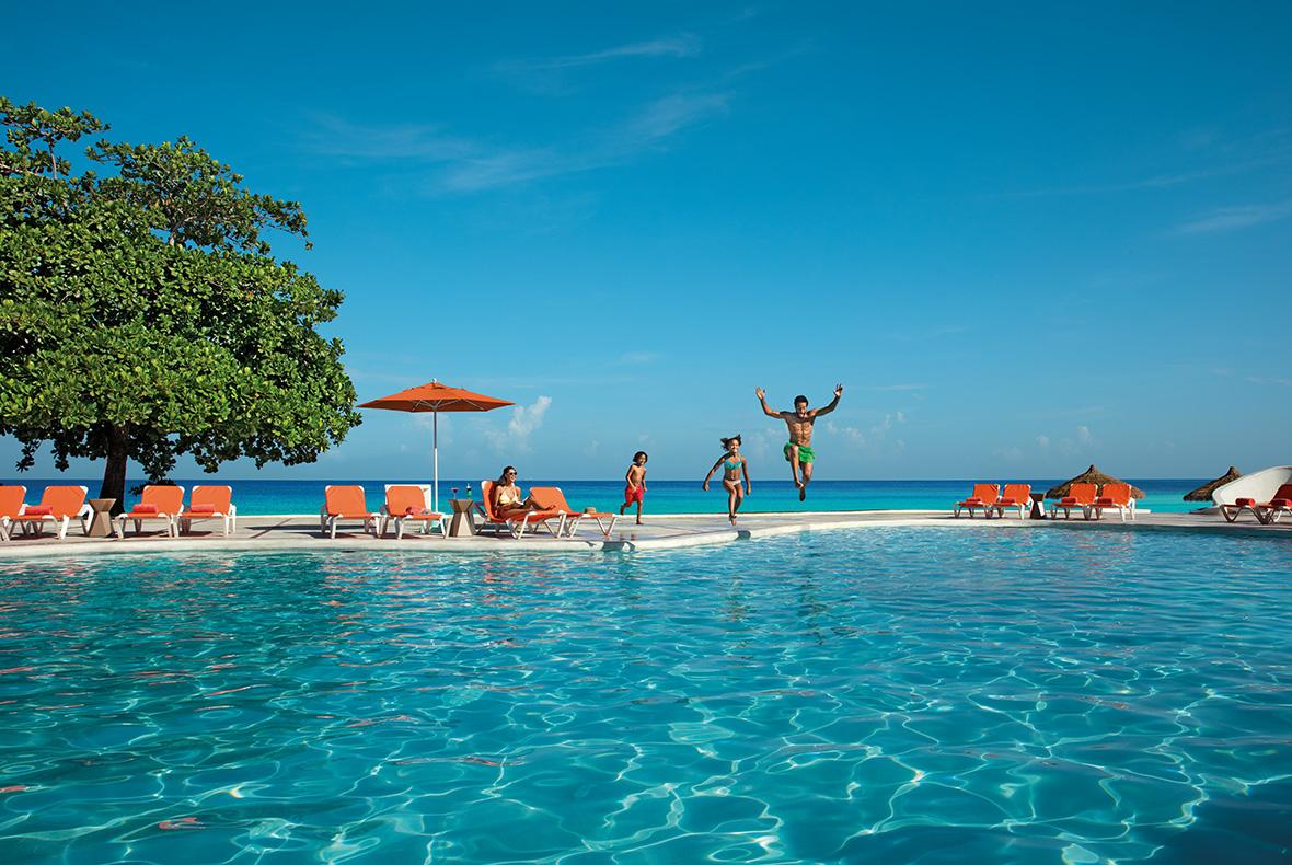 Sunscape Splash Montego Bay - Wedding Venue and Packages | The Future Mrs.