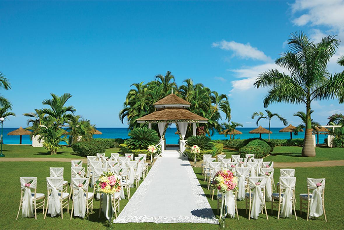Sunscape Splash Montego Bay - Wedding Venue and Packages | The Future Mrs.